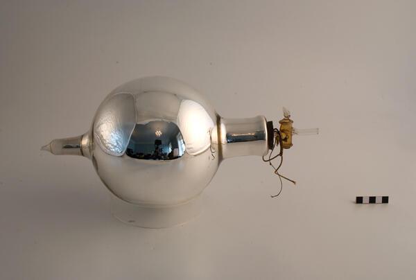 James Dewar's vacuum flask | Royal Institution