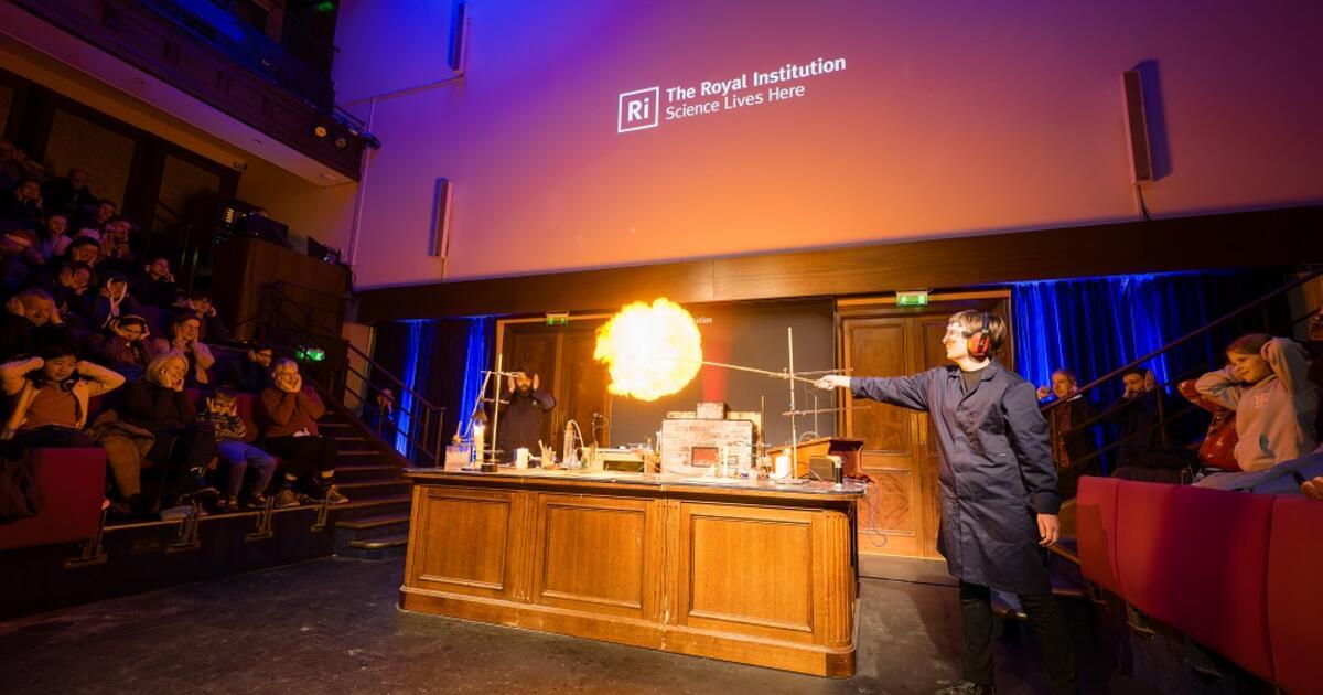LIVESTREAM TICKETS AVAILABLE - The greatest science demos of all time ...